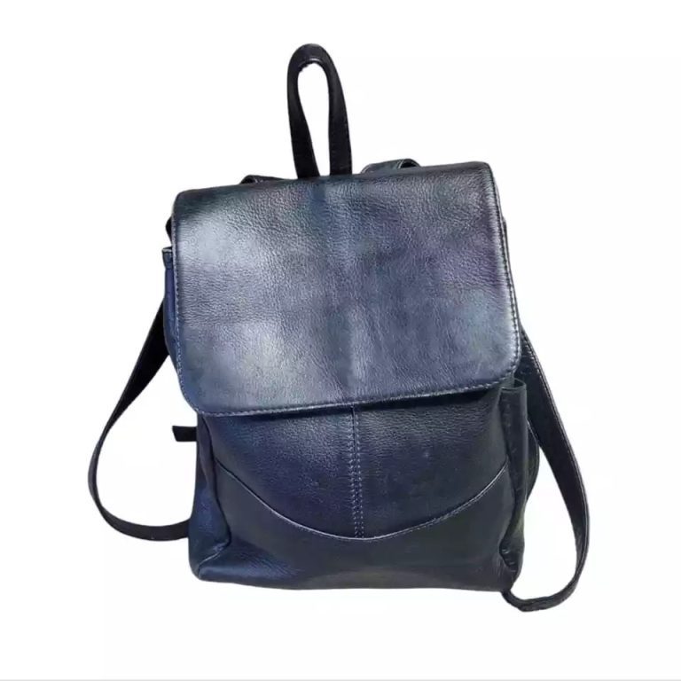 8 Best 90's Old School Bags that had set the Trend!